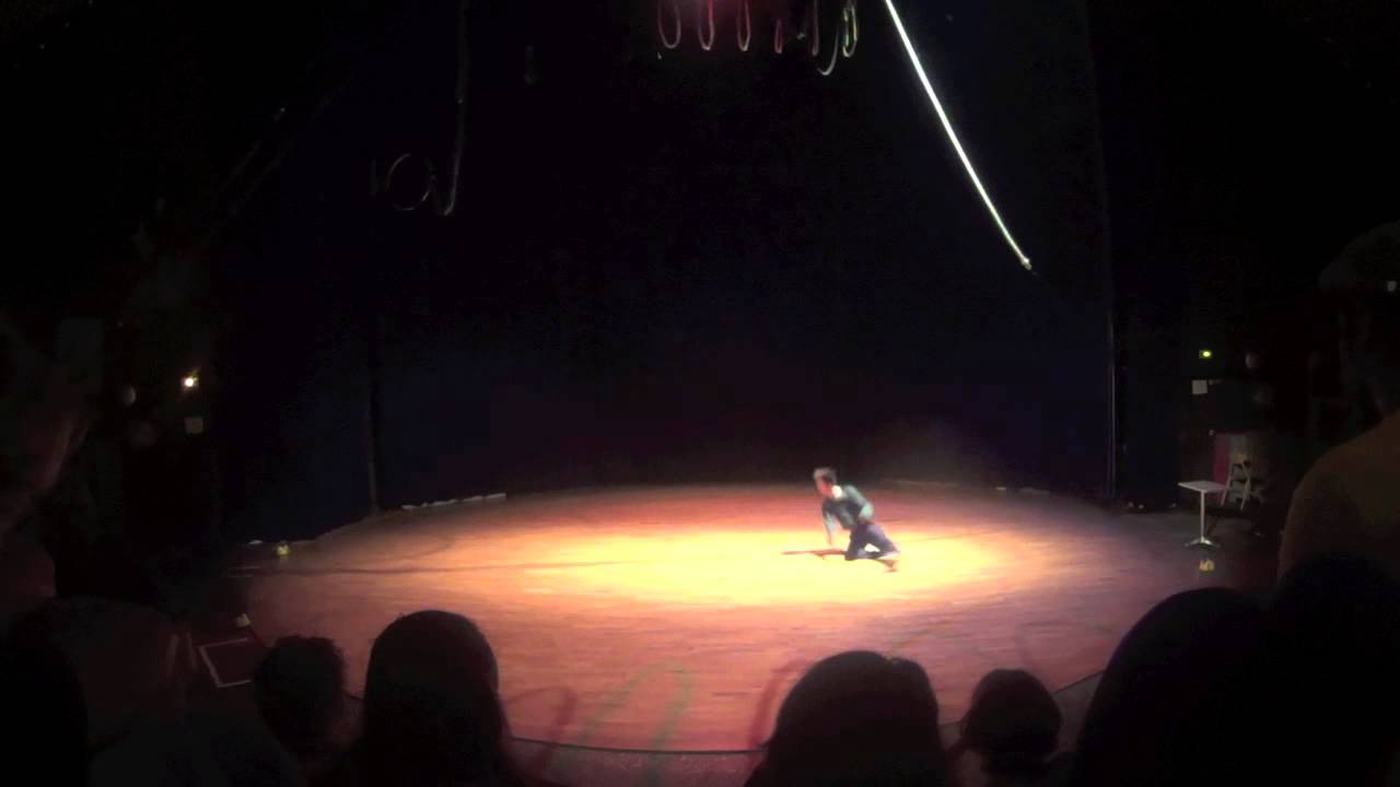 Mono-dialogue Xavi Sanchez - YouTube