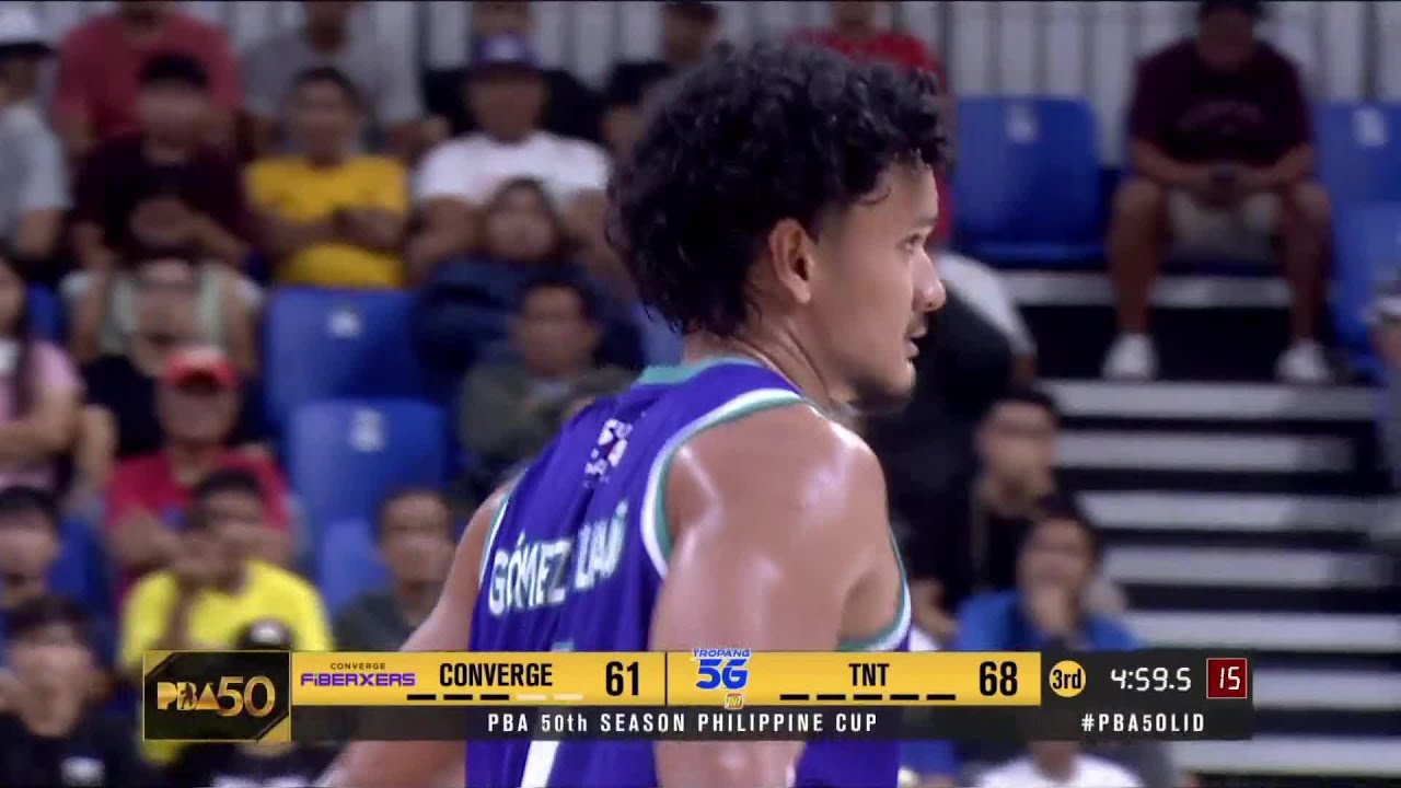 Juan Gomez de Liaño, Kevin Ferrer MILD EXCHANGE IN LOOSE BALL PLAY ...