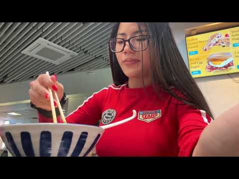 praew Asian she having breakfast 🥞