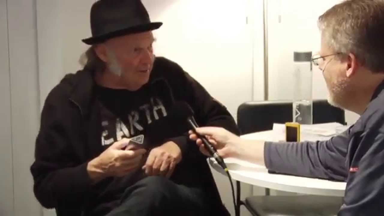 Scobleizer interviews Neil Young and John Nowland, Neil's studio ...