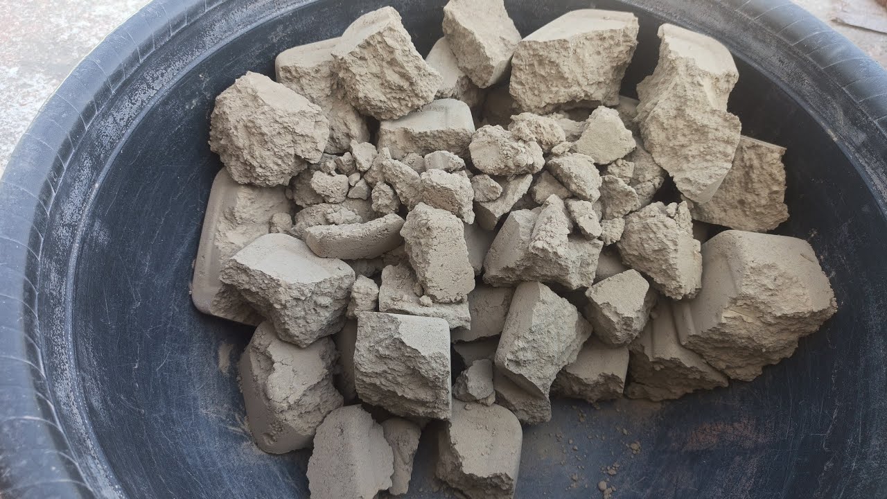 Hard dirt chunks crumbling dry #cementdirtlover #purecement #reddirt # ...