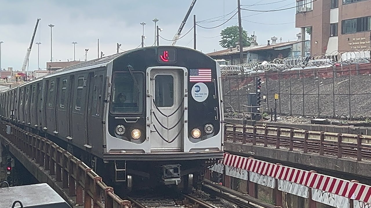 MTA NYCT: D and R train action at 9th Avenue with some work trains ...