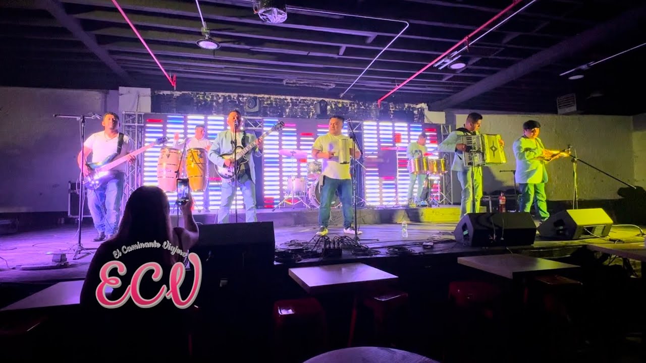 Nuevo Conjunto Luz Azul de Jony Beltrán en el Palenque Hall Bronx Nueva ...
