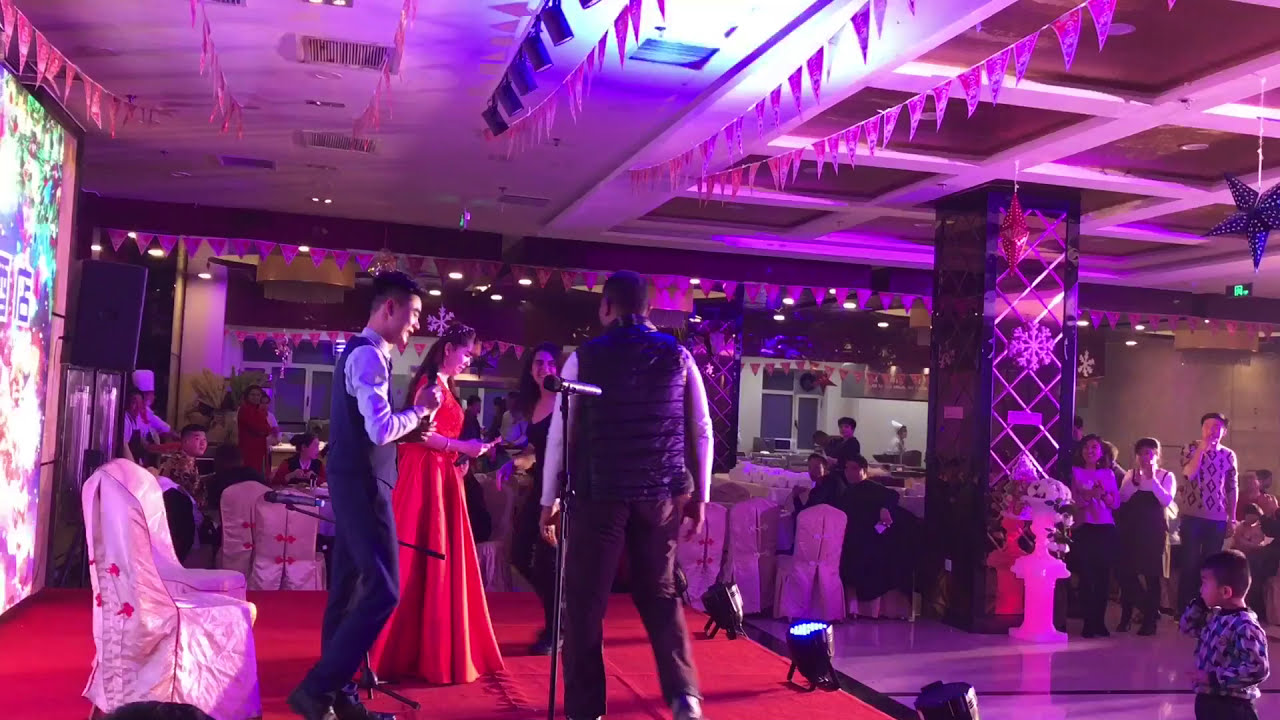 Muslim Kashgar Xinjiang Christmas Party - YouTube