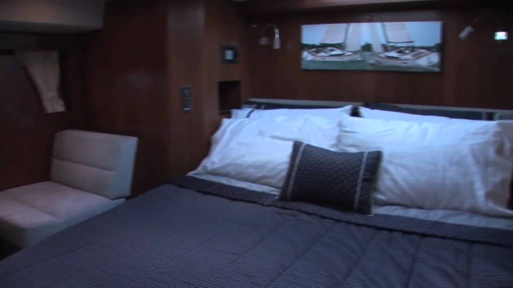 The New Gunfleet 43 at the 2011 PSP Southampton Boat Show - YouTube