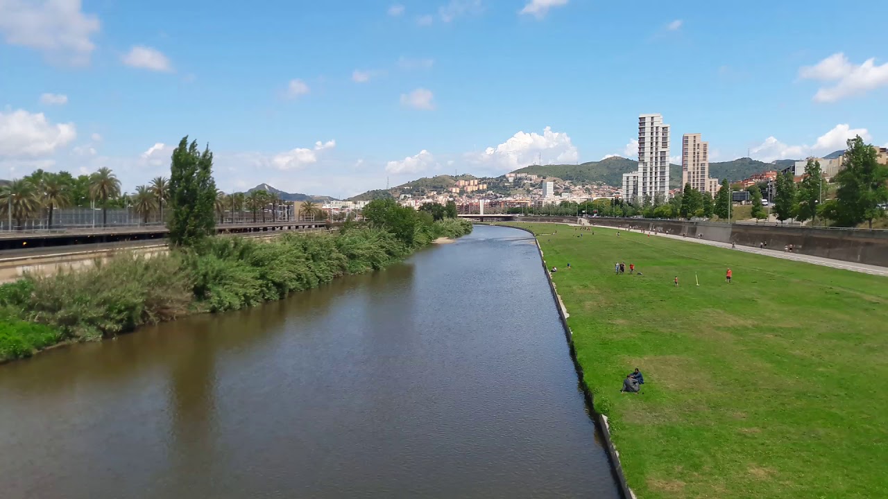Paseo por el río Besos Barcelona . - YouTube