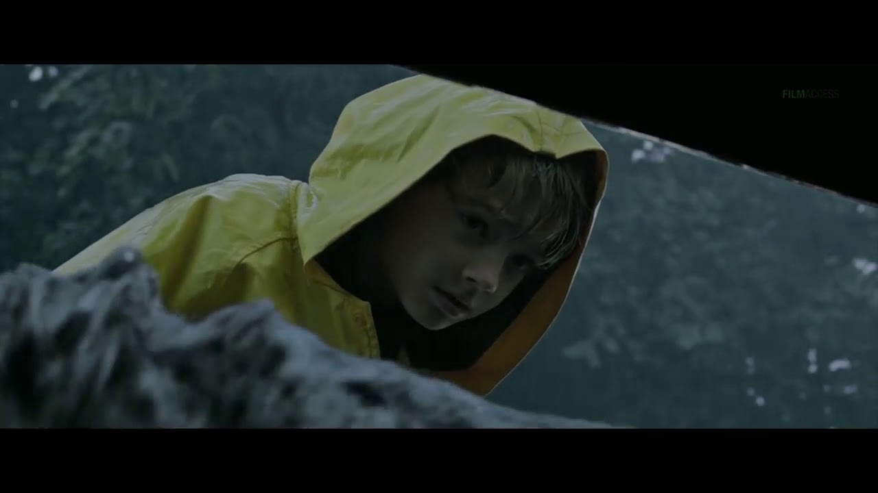 IT 2017 Georgie Escapes Death Alternate Opening Scene MOVIE CLIP - YouTube