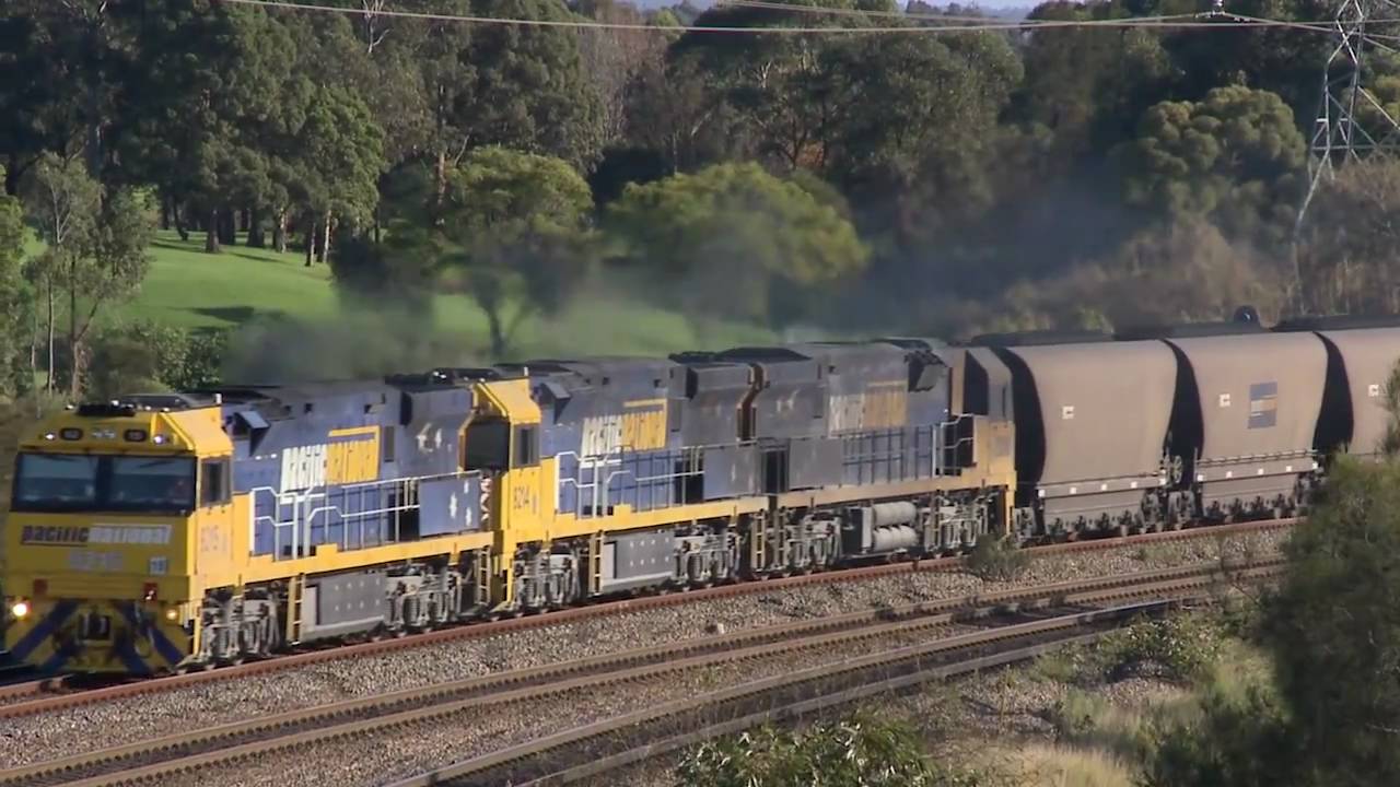 Triple "92 Class" locomotives with Pacific National Australian Coal ...