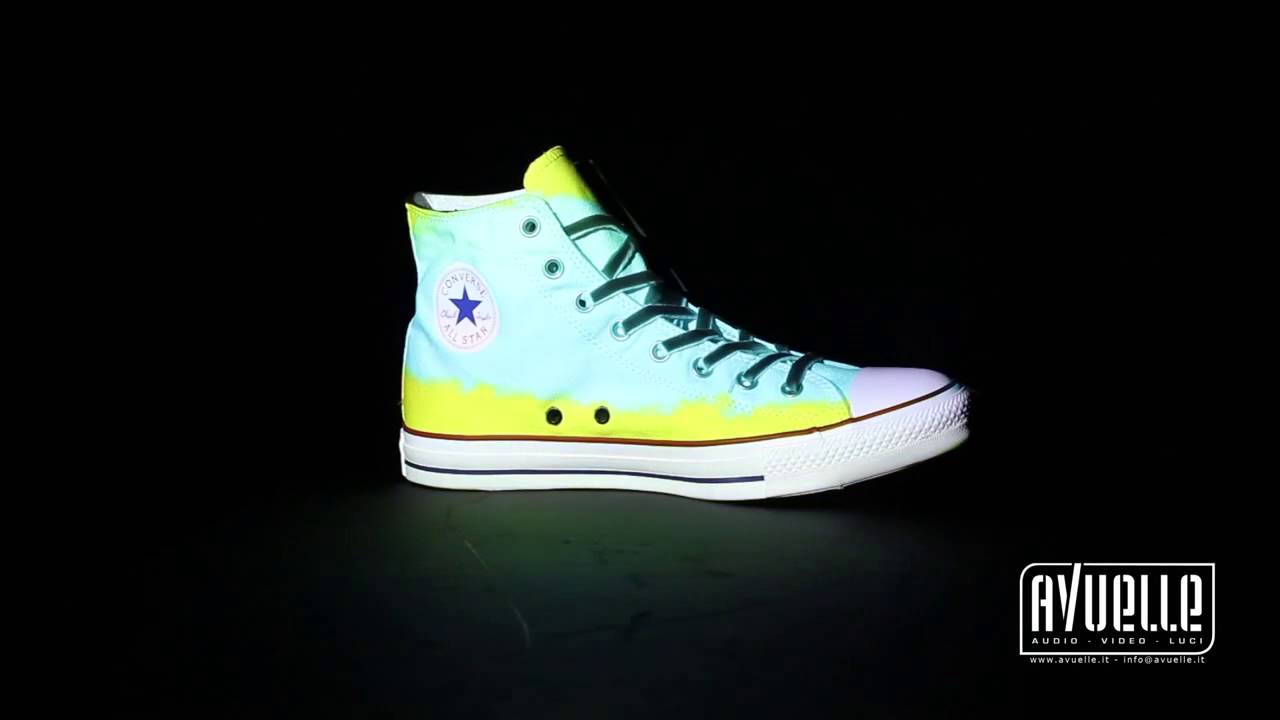 Projection mapping skills on a Converse shoe 1280x720 - YouTube