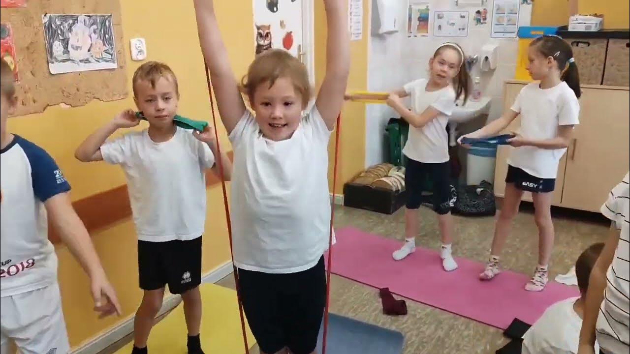 SP6 Sanok - SPORT to ZDROWIE - klasa 2a wie o tym najlepiej - 5.11.2024... - YouTube