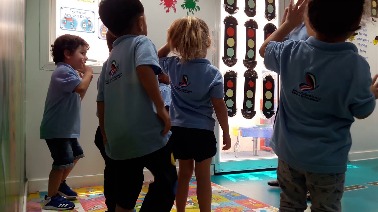 Dancing and singing time with my kids at school - YouTube