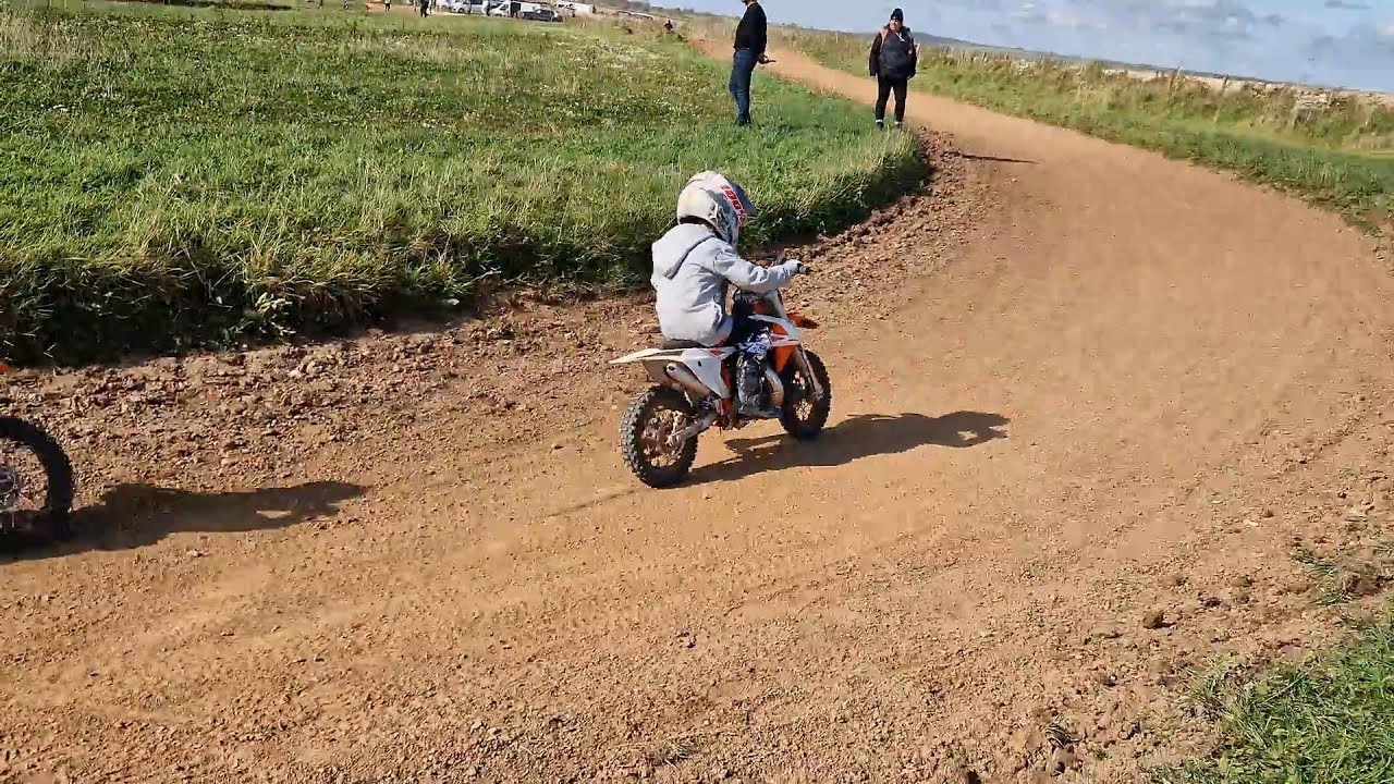 windy dry and cold day and cheddar motopark on the kids track - YouTube