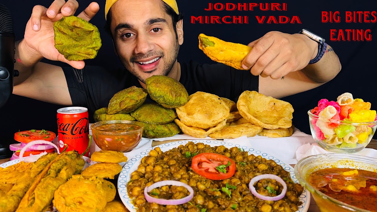 Eating Jodhpuri Mirchi Vada, Chole+Puri, Aloo ki Sabji & Imli ki Chatni ...