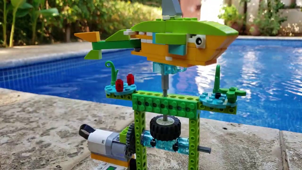 Lego Wedo 2.0 + Shark - YouTube