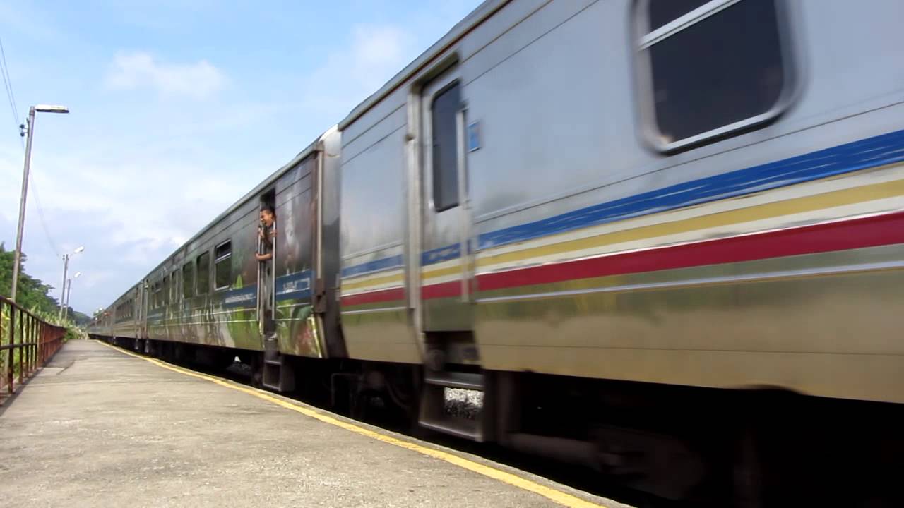 KTM Intercity YDM4 6704 with Senandung Timuran 27dn arriving Kulai ...