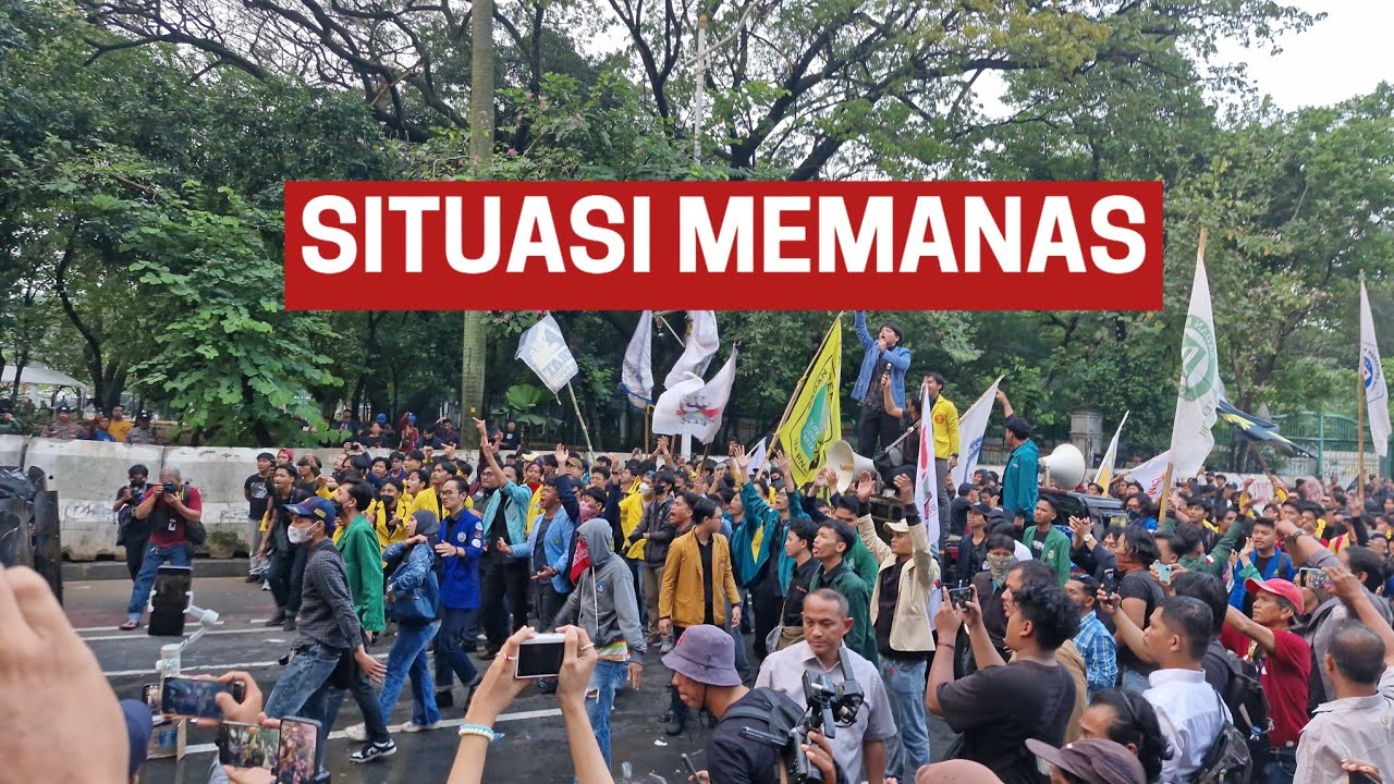 SITUASI MEMANAS SAAT DEMO MAHASISWA DENGAN POLISI - YouTube
