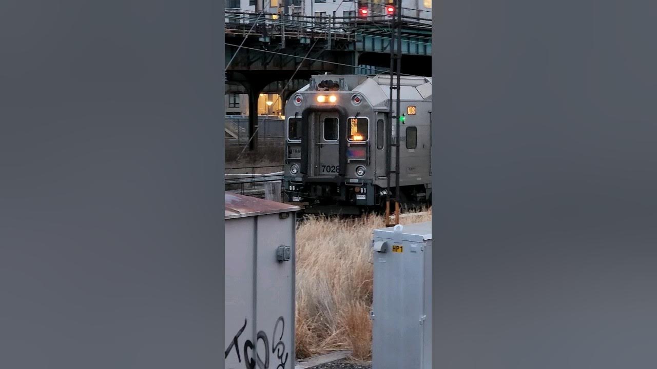 NJT Multilevel I Cab Car #7028 K5LA Horn (Crossing Sequence) at Hunterspoint Avenue - YouTube