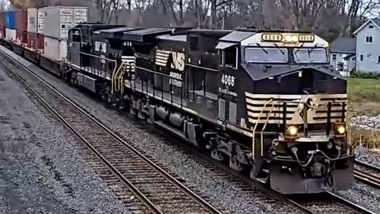NS Short Intermodal Train @ Amherst, OH - YouTube
