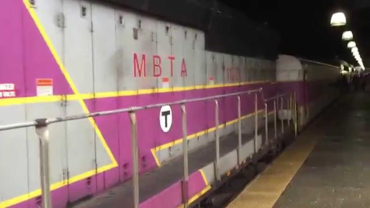 MBTA commuter train 2509 to Worcester/Framingham is ready for departure ...