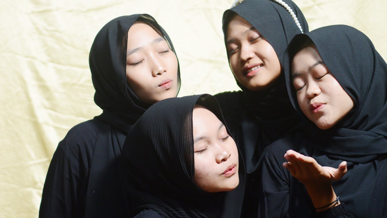 FOTO STUDIO | SELF FOTO STUDIO | IDE FOTO STUDIO | IDE GAYA/POSE FOTO ...