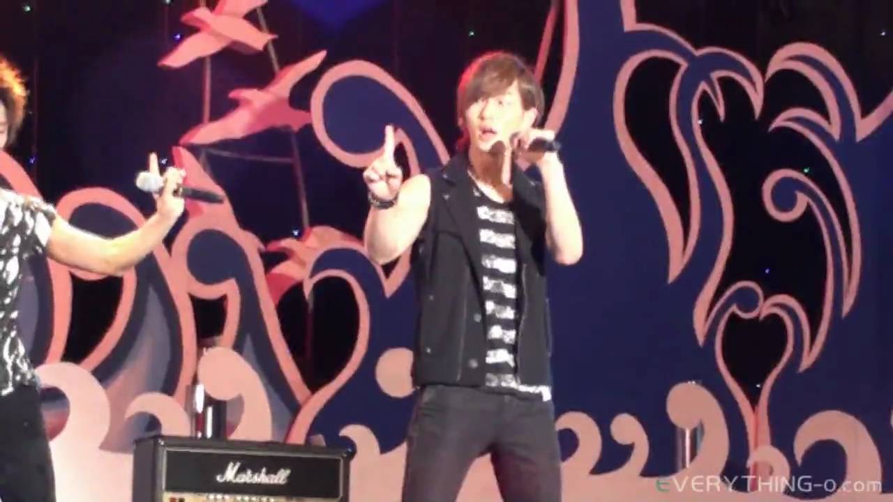 [HD/ FULL FANCAM] 100729 SHINee Onew- LUCIFER @ Marine Opening Concert ...