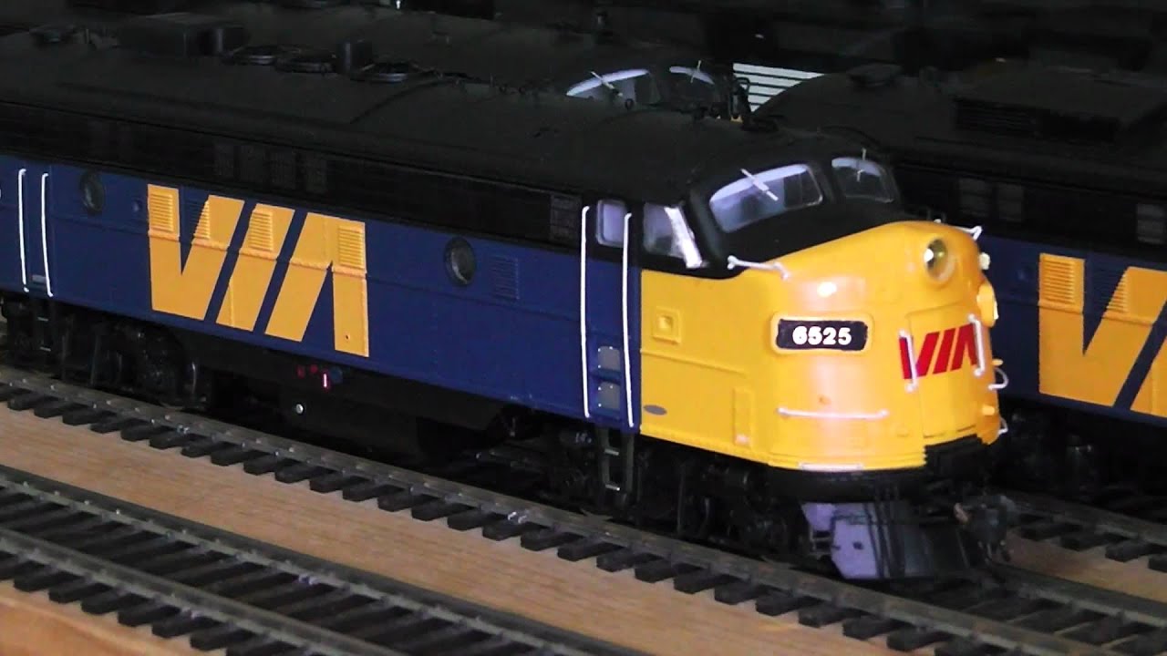 GMD FP9 locomotive VIA - YouTube