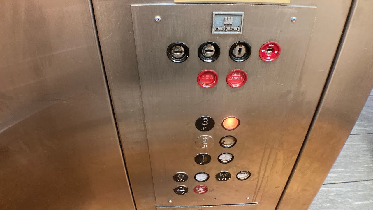 Amazing 1980’s Montgomery Hydraulic Elevator At The La Quinta Inn ...