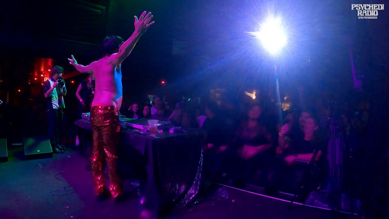 Silverio - Perro. Live in Oakland. - YouTube