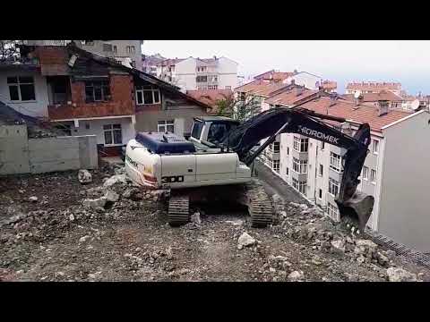 Hidromek hmk 300lc Ekskavatör Kulanan Temel Dolgusu Yapıyor