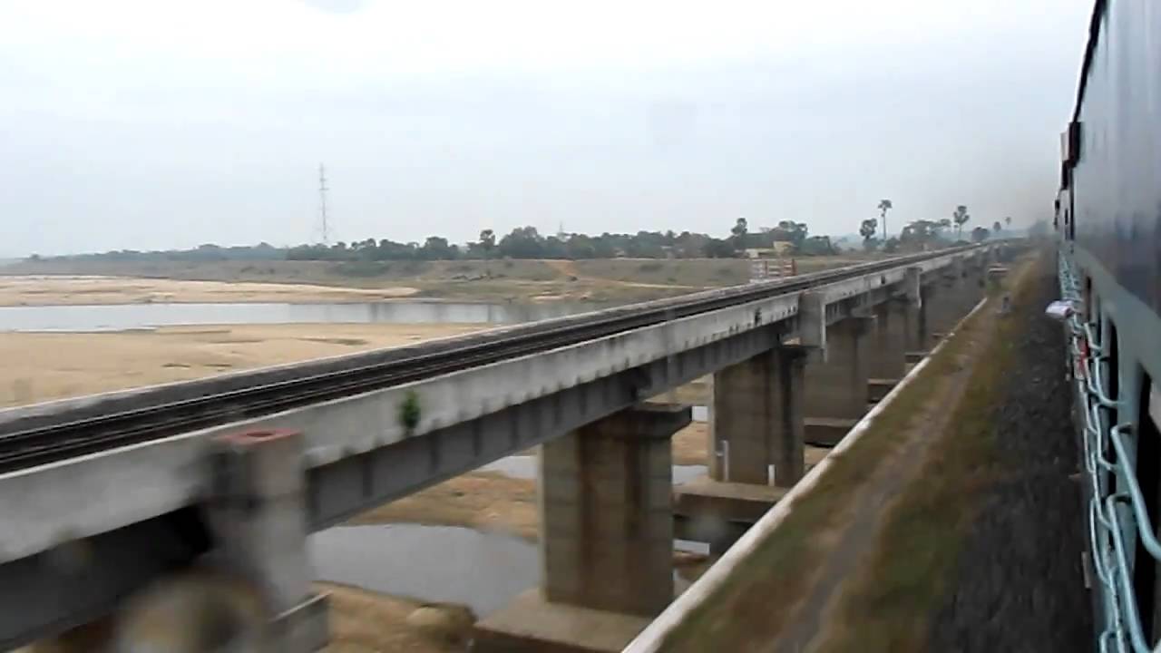 Shaheed Express crossing bridge over Ajay river - YouTube