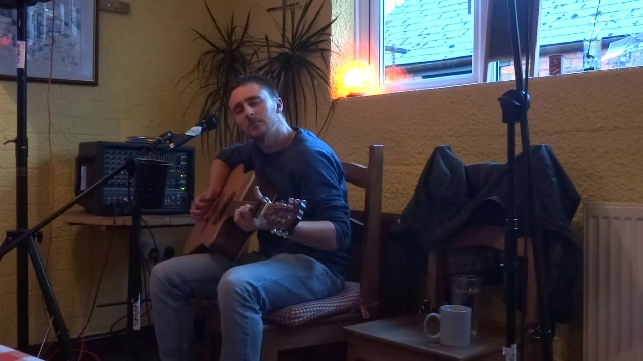 Dan Vickers live @ Peppers - YouTube