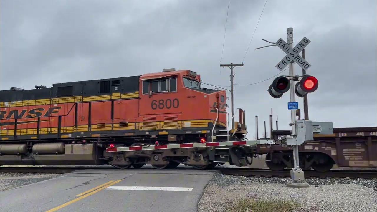 BNSF 4227 Leads Intermodal West | Flora Rd. Railroad Crossing, Green Creek, OH - YouTube