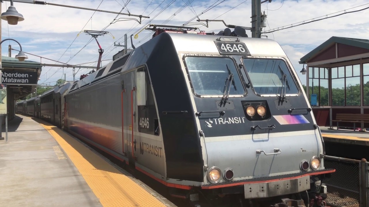 Two trains at Aberdeen - Matawan Station, NJ | 6/16/19 - YouTube