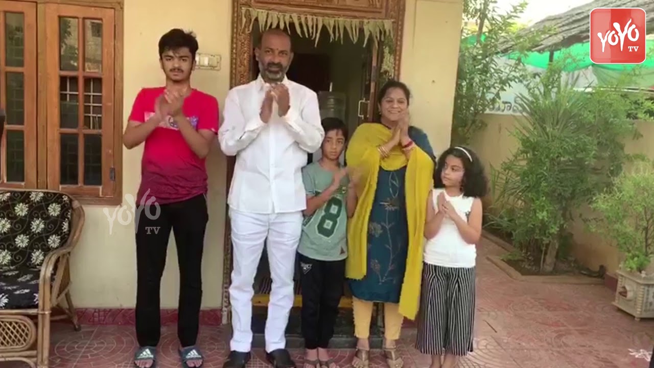Bandi Sanjay Clapping with Family to Support For The Nation | Telangana ...