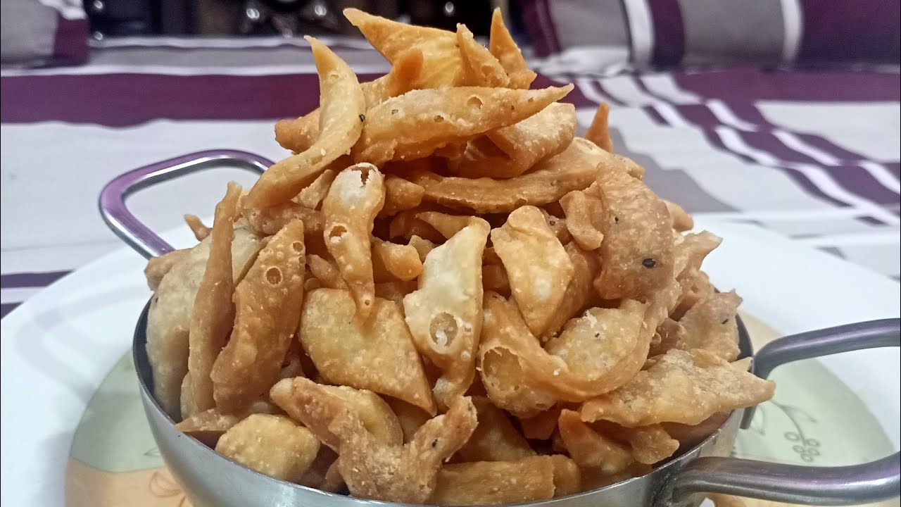 How to make namak pare || namak pare kaise banaye || banate hai ...