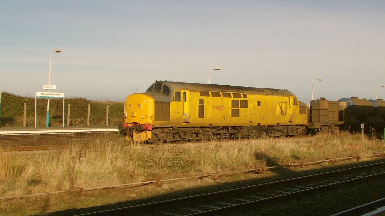 Abergele & Pensarn 15.11.2014 - Network Rail Class 37 97 97302 and ...
