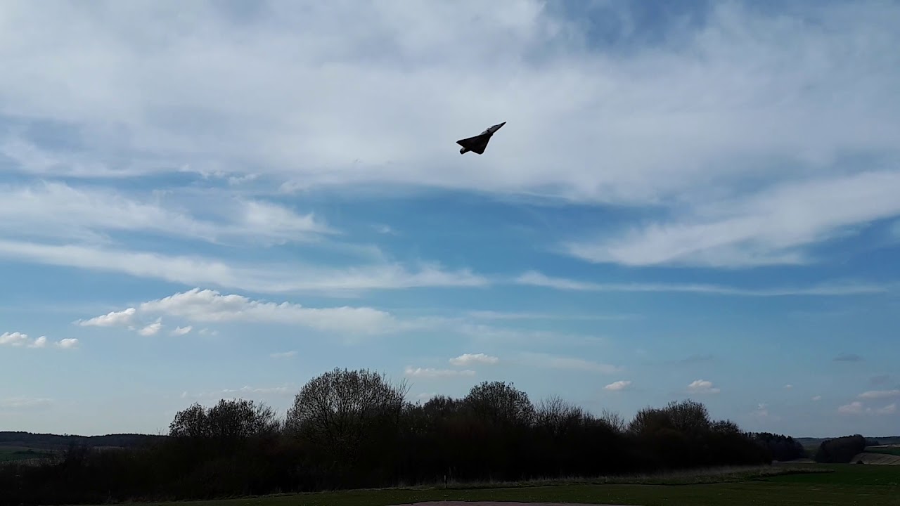 Mirage FlyFly 10s Senkrechtstarter - YouTube