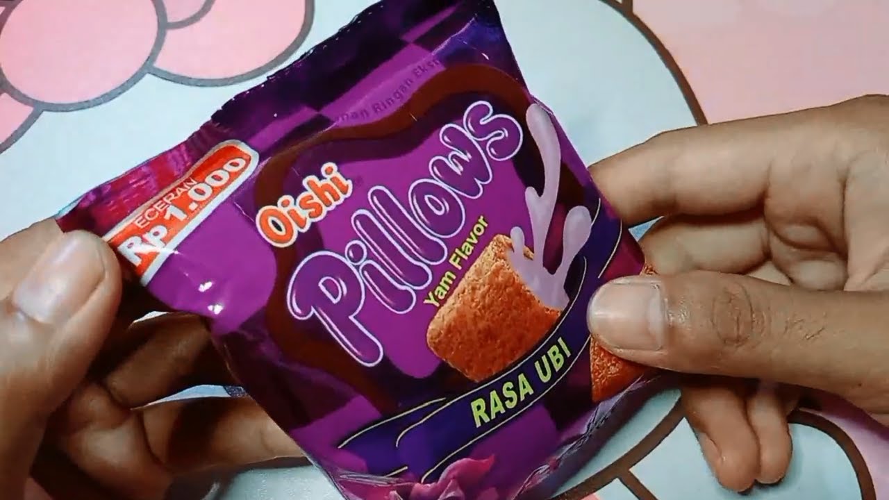 ASMR - Snack Oishi Pillows Rasa Ubi Warna Ungu - YouTube