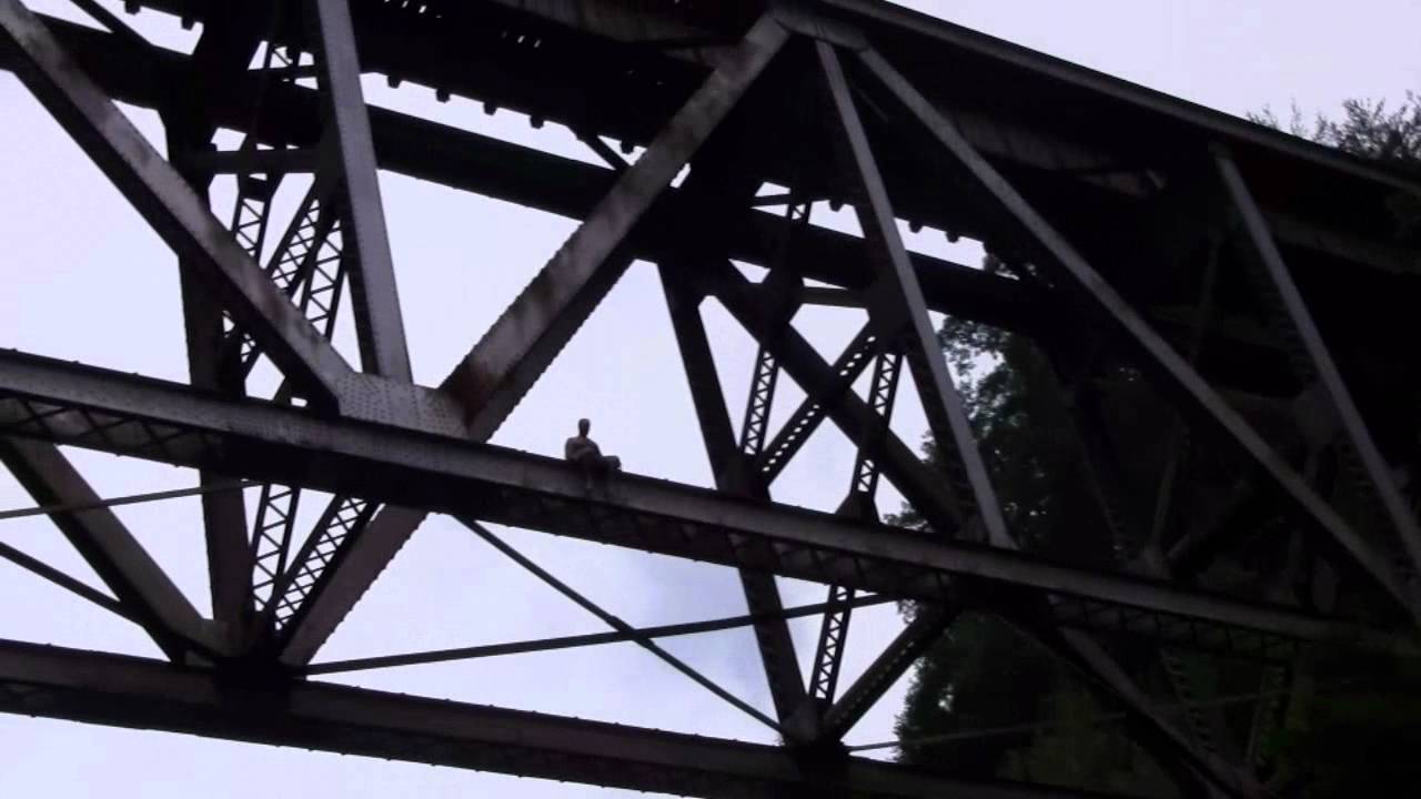Pool Point bridge, Two local guys jump, 9/2/12 - YouTube