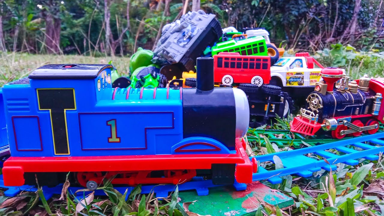 Mainan mobil mobilan mobil jeep, tayo, bus oleng, mobil derek, tank ...