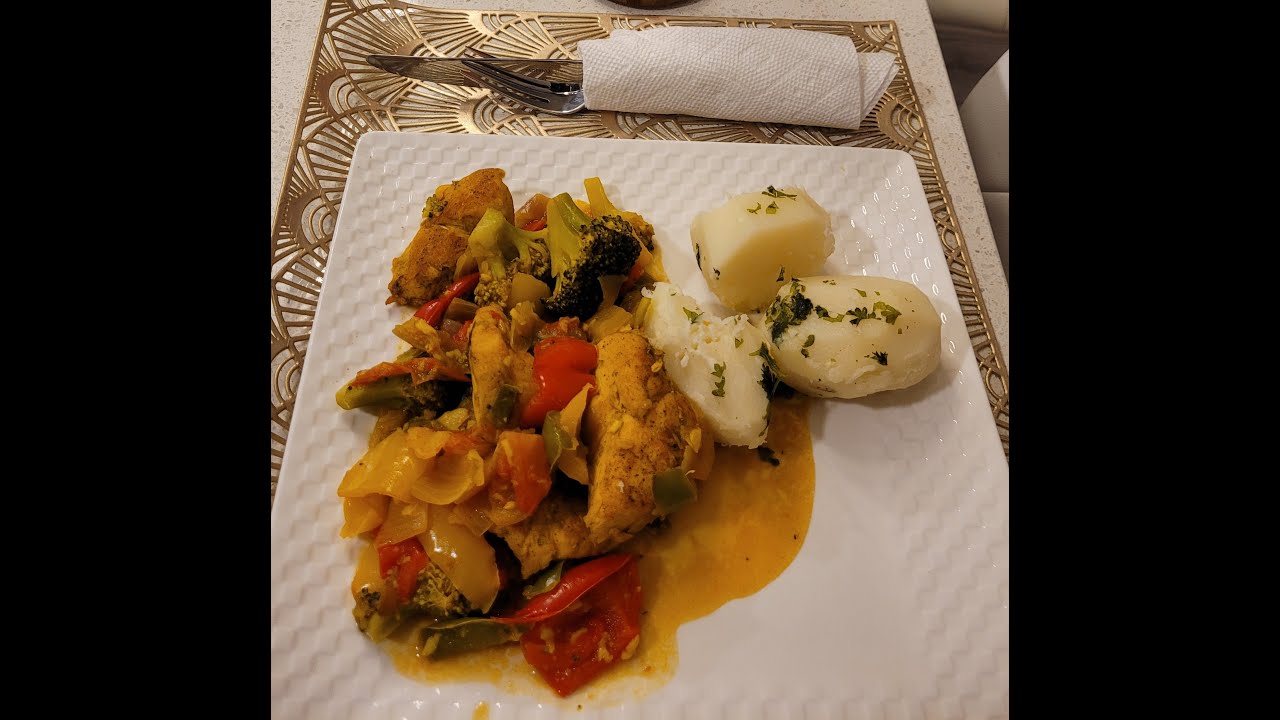 POULET AUX OIGNONS ET POMME NATURE/ GUTEKA INKOKO IRYOSHE CANE - YouTube