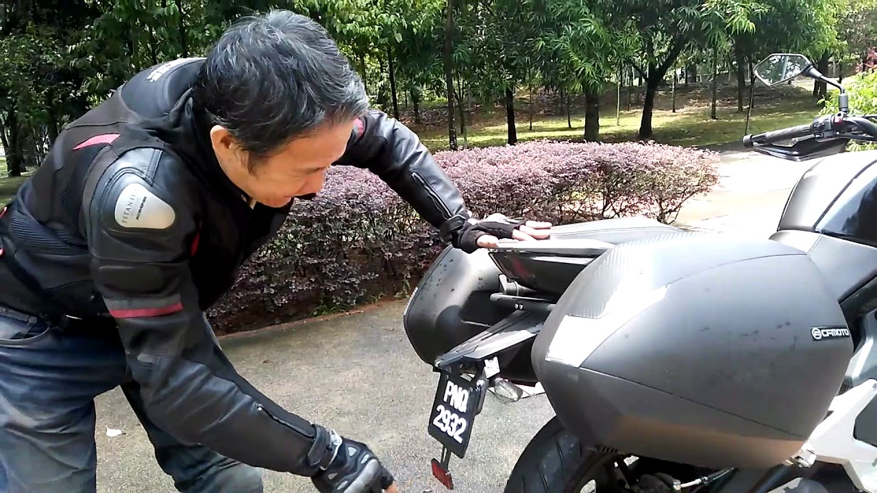 CF Moto MT650 Review - YouTube