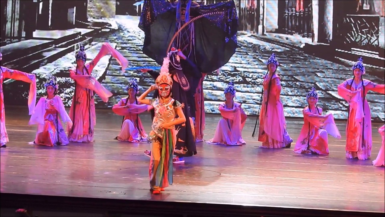 SICHUAN Opera Face Changing , Blowing Fire & Chinese Martial Arts ...