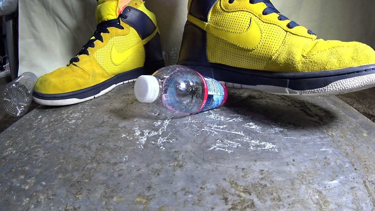Nike Dunk Bottle Stomp - YouTube