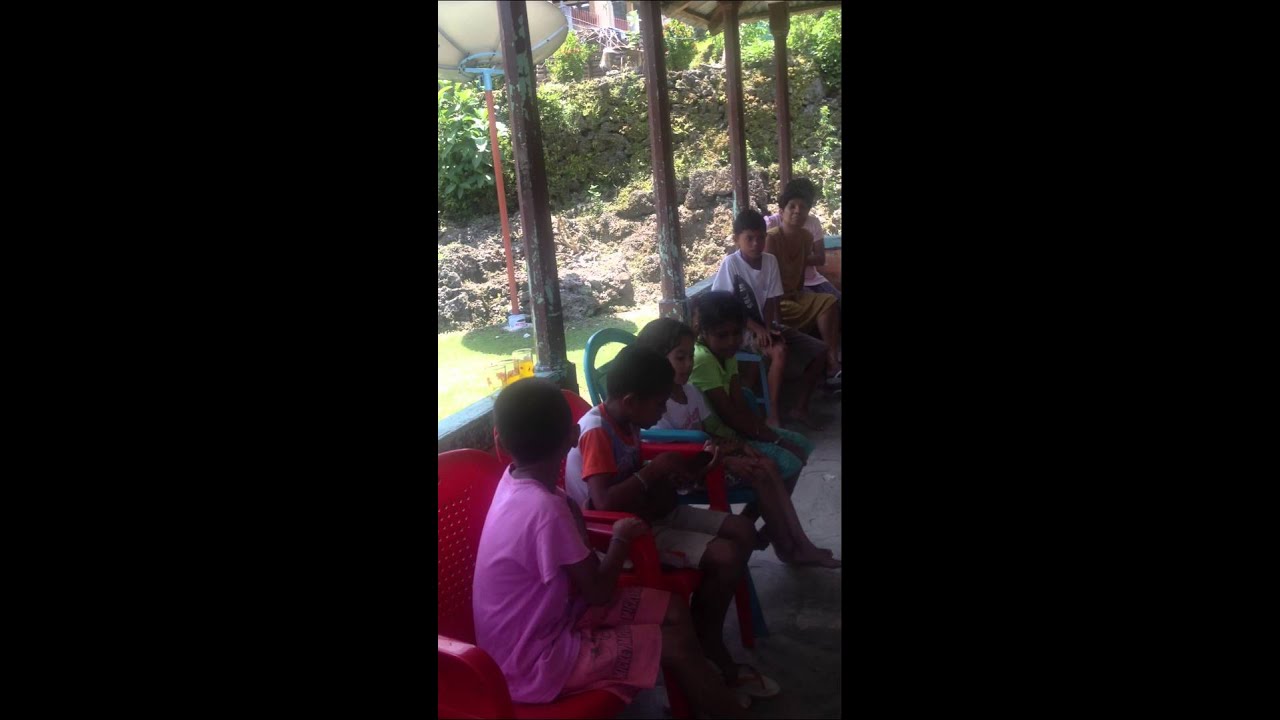 Booi Saparua Menjanji - YouTube