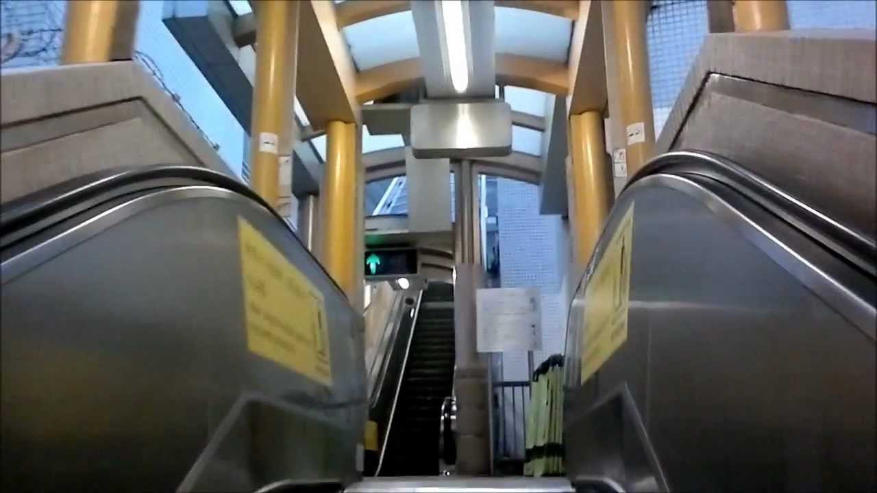 Riding the Travelator in Hong Kong - the World's Longest Covered ...