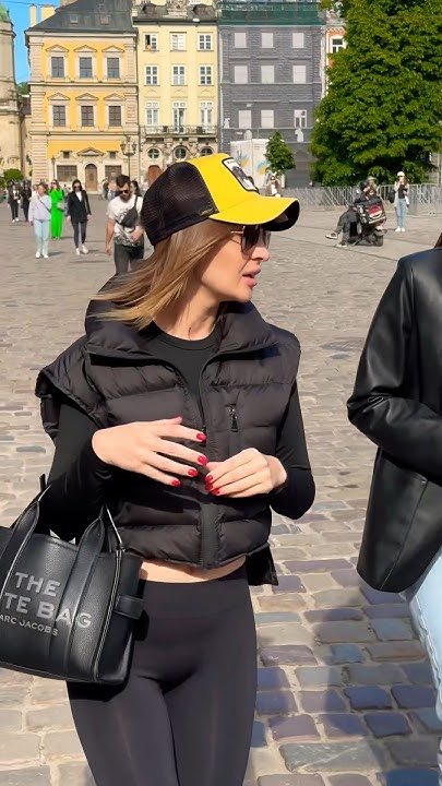 Львів дівчата пʼятниця центр площа Ринок львівплощаринок Youtube