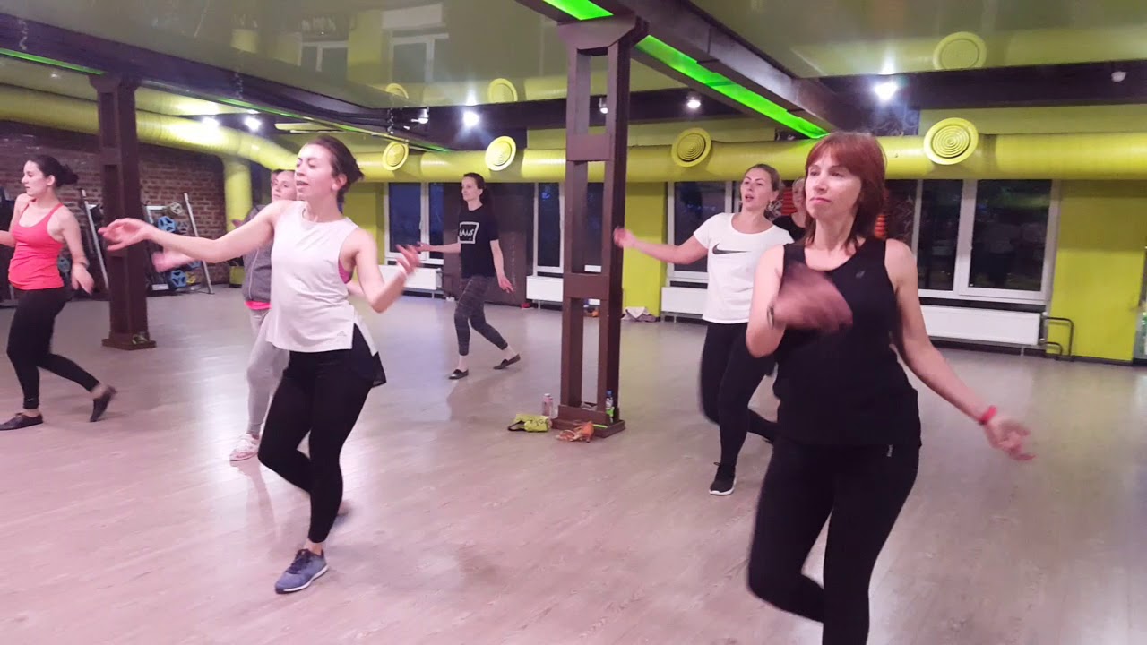 Reggaeton dance (Реггетон) - YouTube