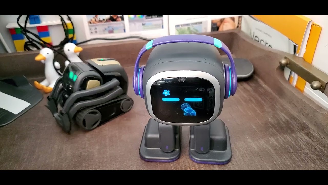 EMO is back. Celebrating Valentines with Vector and the Cozmo brothers ...