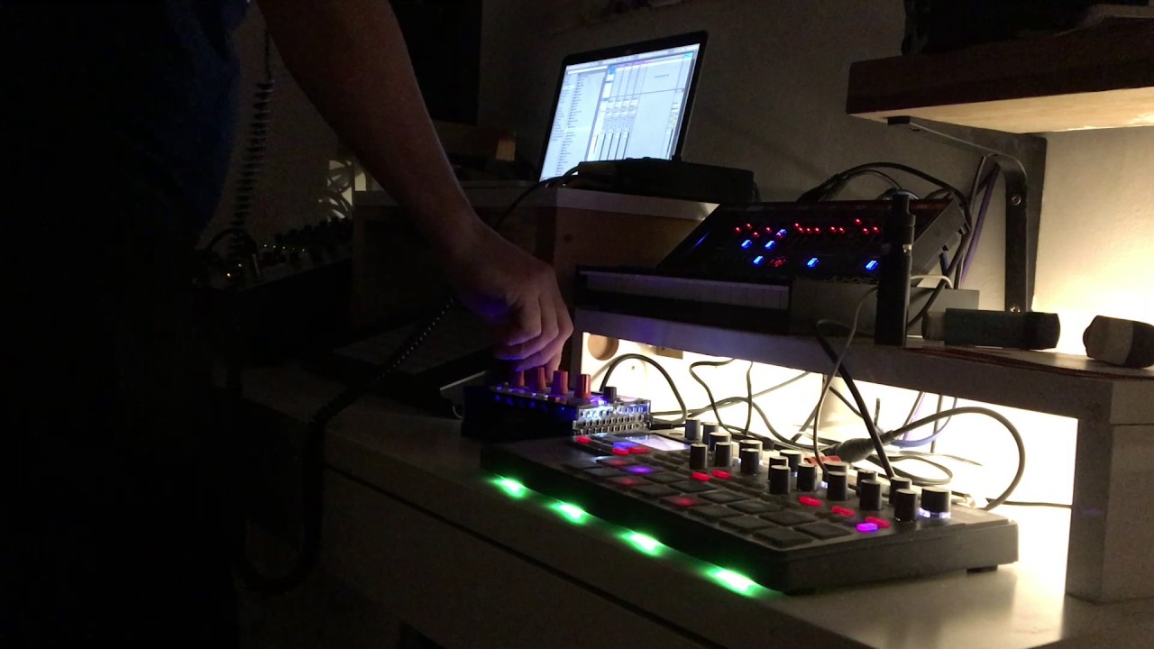 Korg Electribe E2 (synth version) programmed break sequencing external ...